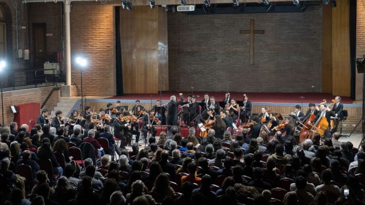 Fernando Cordella dirigeConcierto de Semana Santa UC